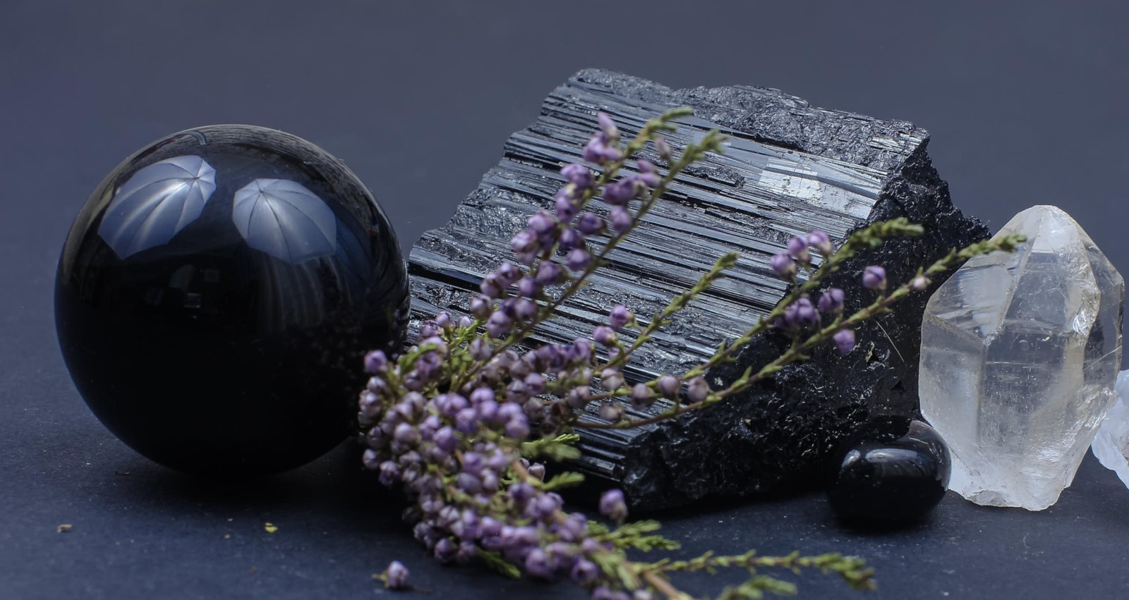 Piedra de Obsidiana : Descubre su Poder Protector y Beneficios ...